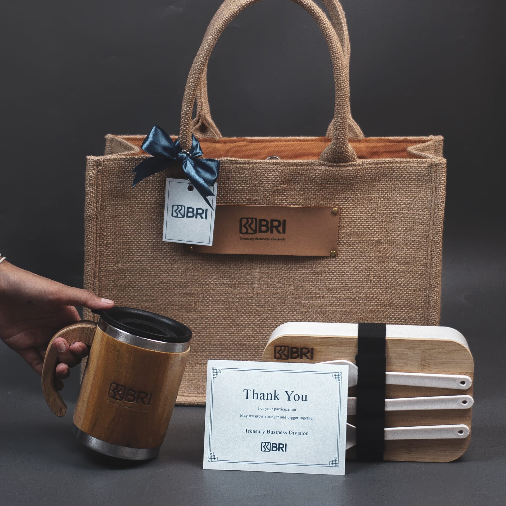 5 Manfaat Memberi Hadiah Premium untuk Klien - KAISAE